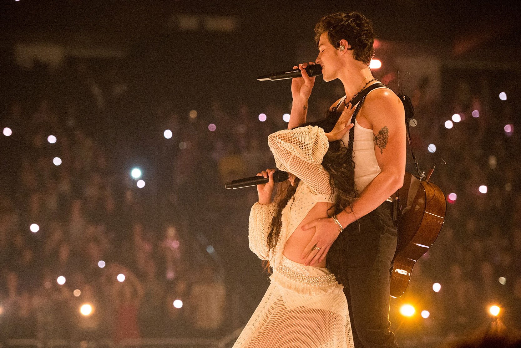 Taylor Swift makes a subtle dig at Kanye West on VMA's red carpet | Girlfriend