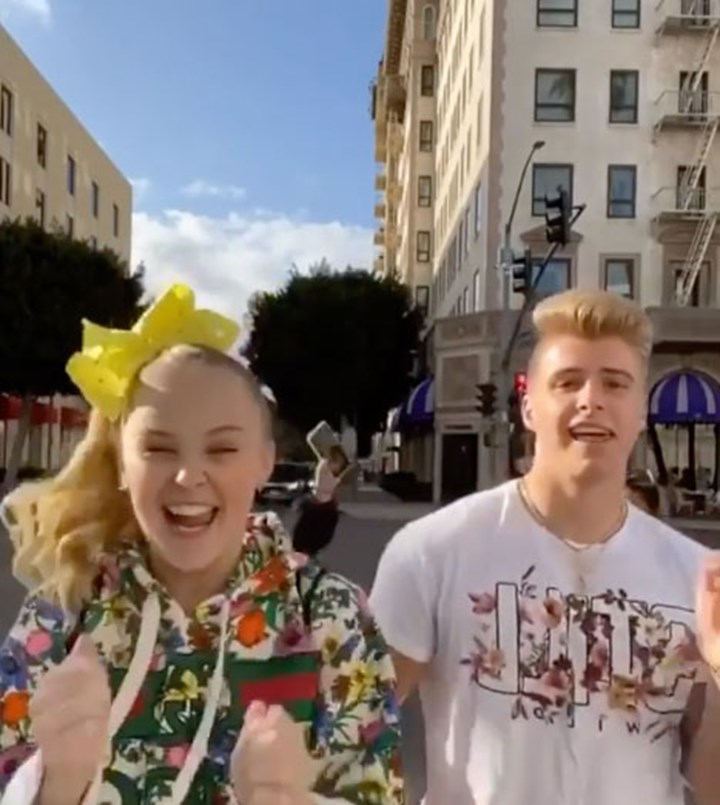 Fans freak out after discovering JoJo Siwa's rumoured boyfriend Elliott ...