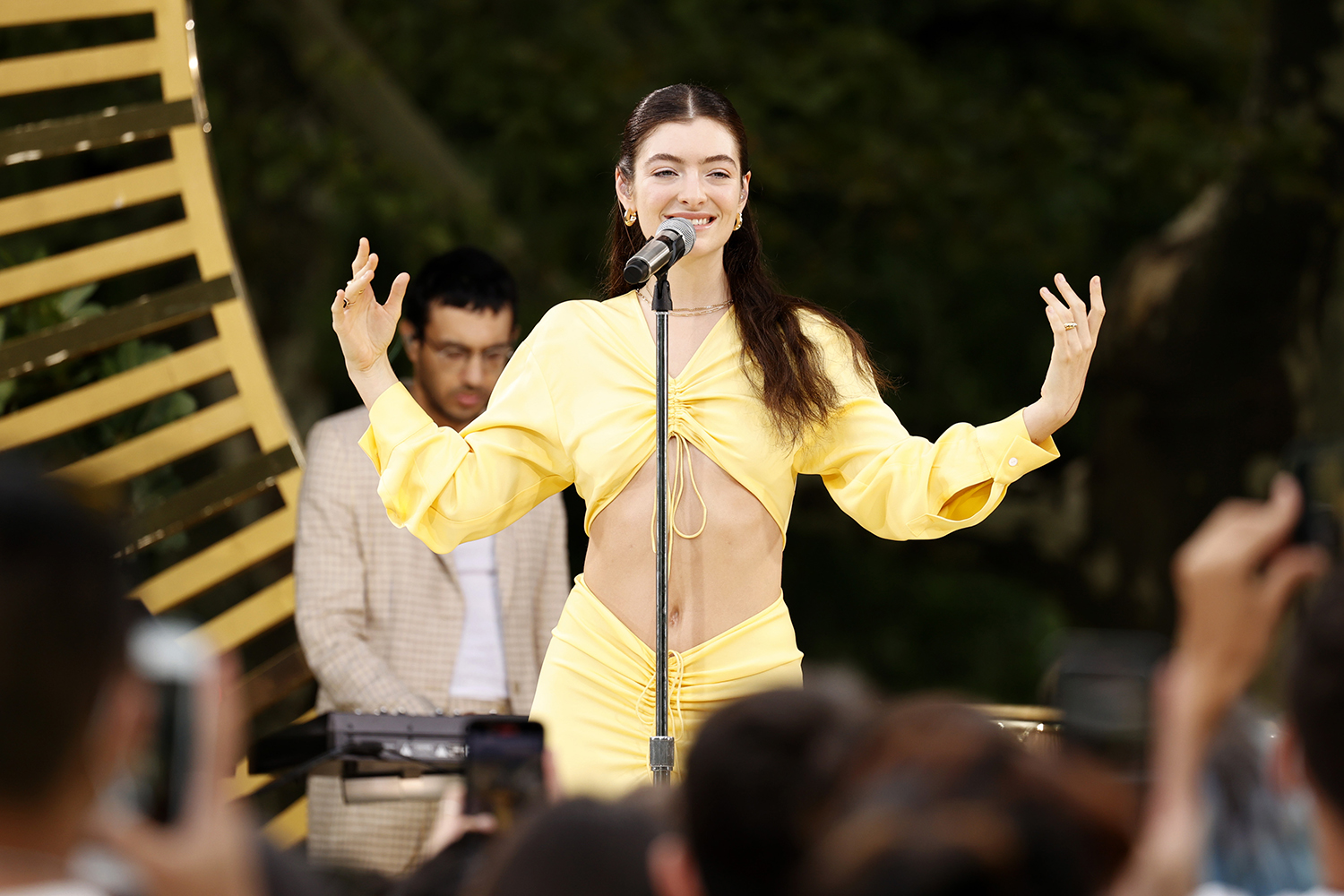 Who is Lorde? Everything you need to know about the Solar Power singer ...